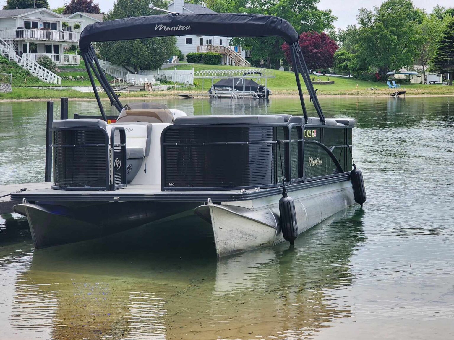 Pontoon Boat | memoriestc.com